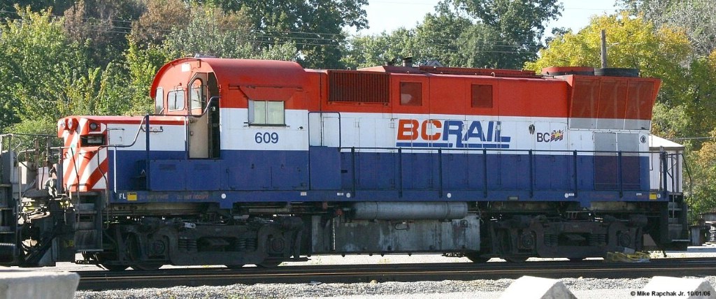 BCOL RS18C 609 - Port Side